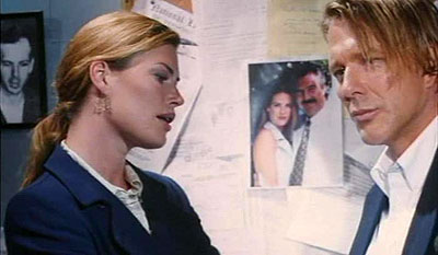 Pokušení zabít / Exit in Red (1996) | ČSFD.cz